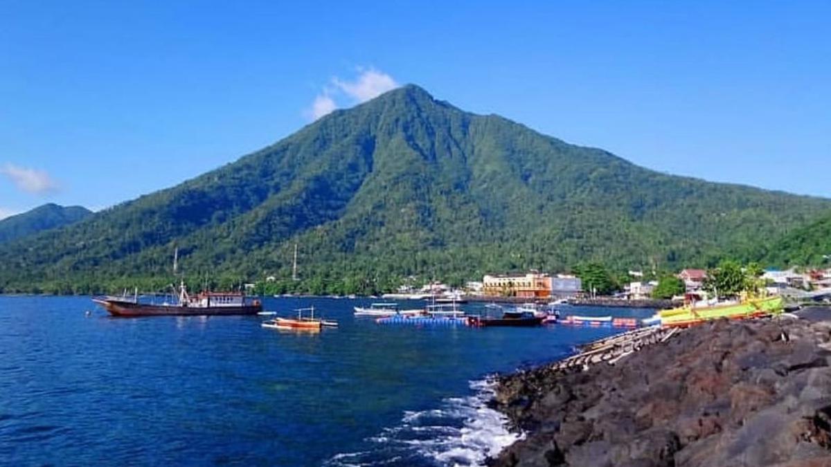 THE NEWS 6 Fakta Menarik Gunung Tamata yang Bersebelahan dengan Gunung ...