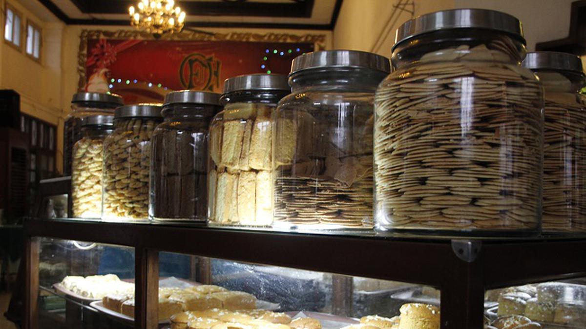 Mengenal Sejarah Toko Oen, Restoran Legendaris di Semarang - THE DESIGN WEB